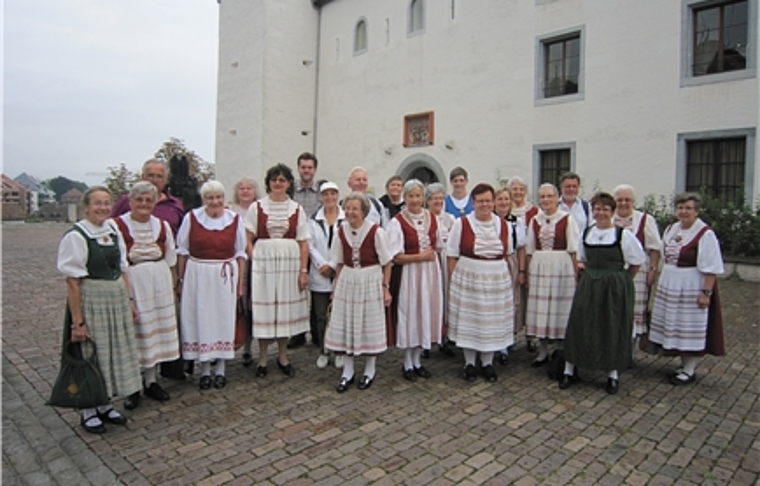 «Wir tragen unsere Tracht mit Stolz» - Vereine - Aktuell ...